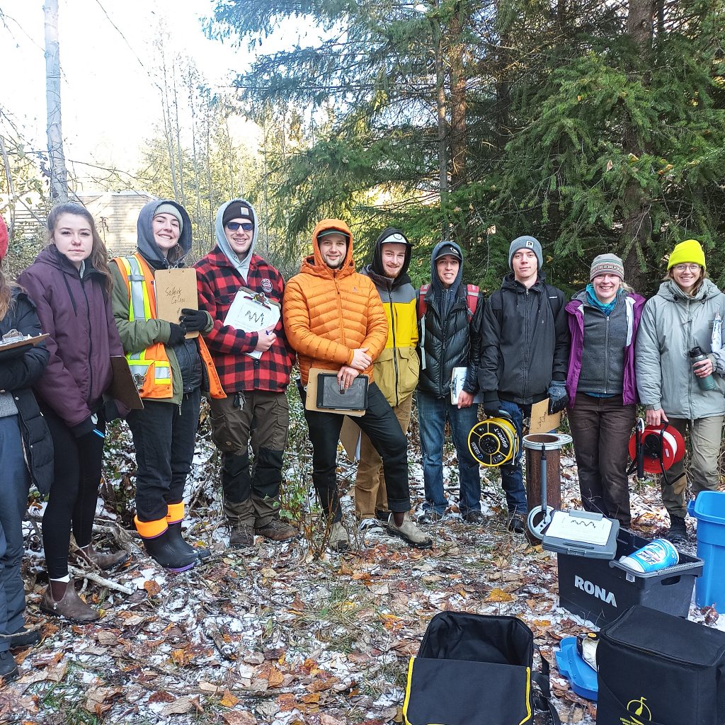 College students do a deep dive into groundwater monitoring - Living ...